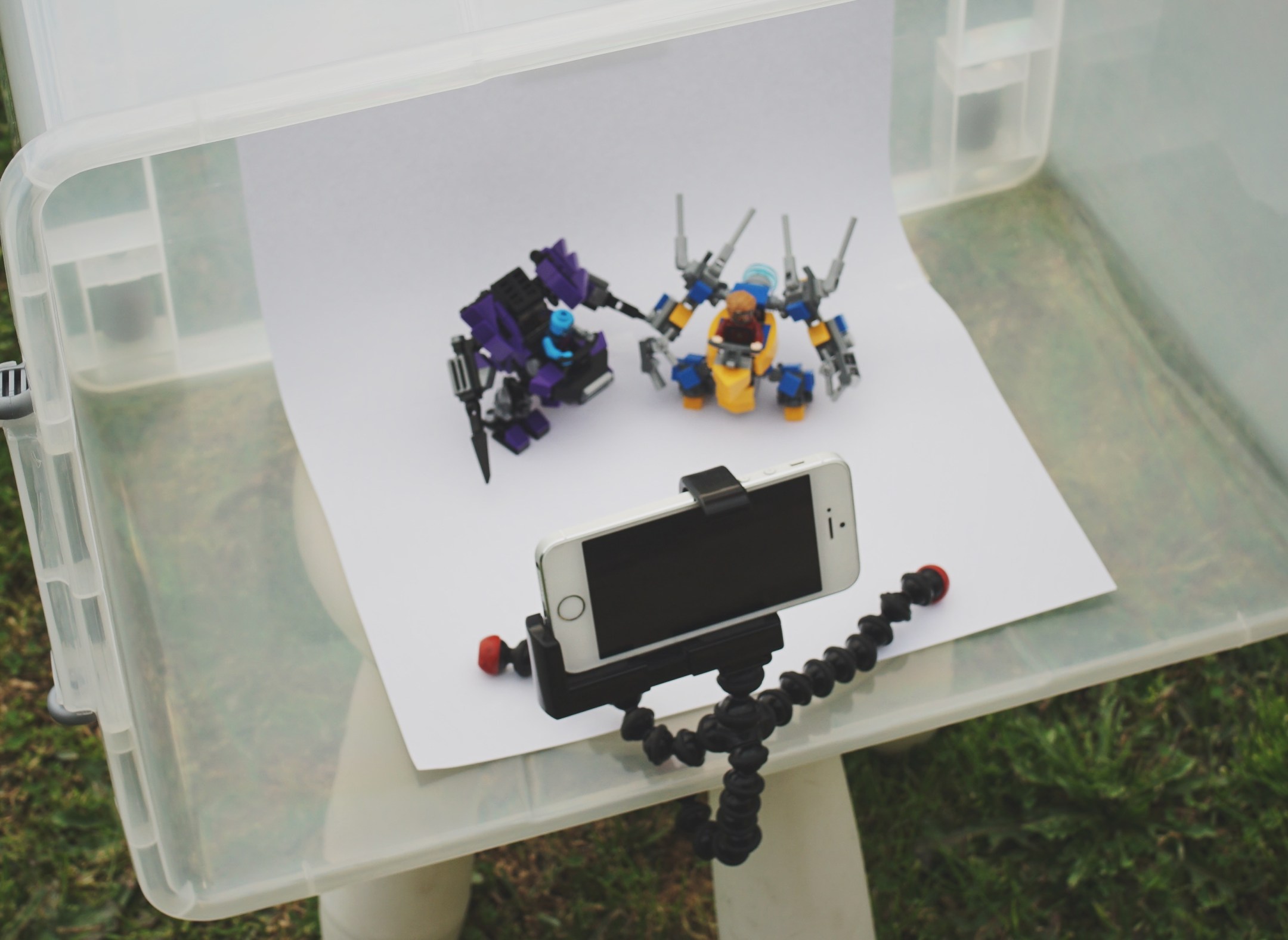 How to make a quick, cheap and easy lightbox for your LEGO photography ...
