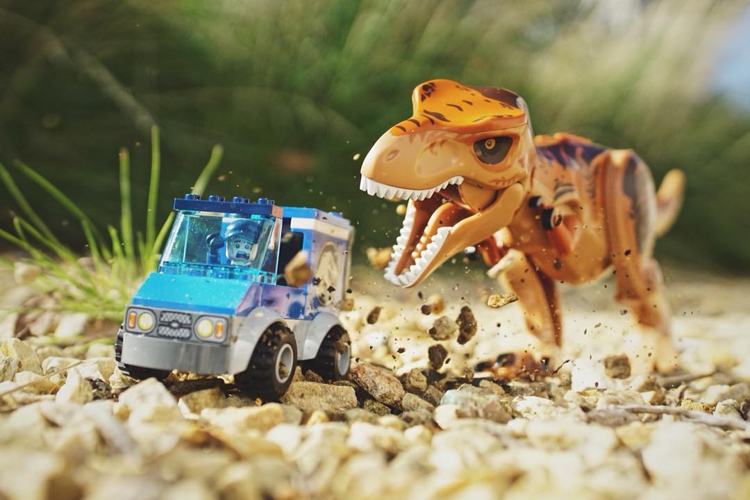 How to add action to your LEGO photos with practical effects – Brick Pixels