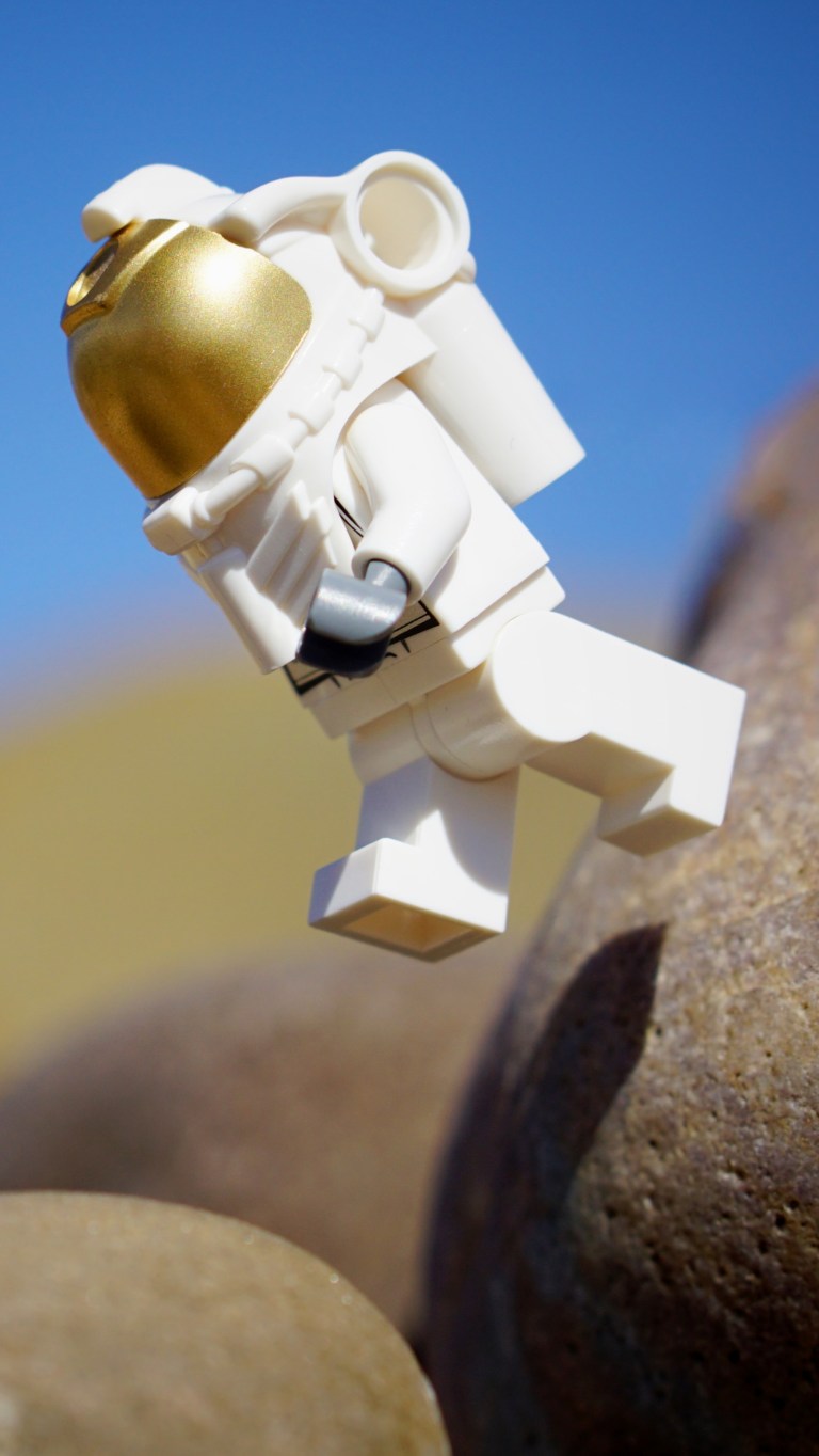 Free LEGO phone wallpapers and backgrounds – Brick Pixels